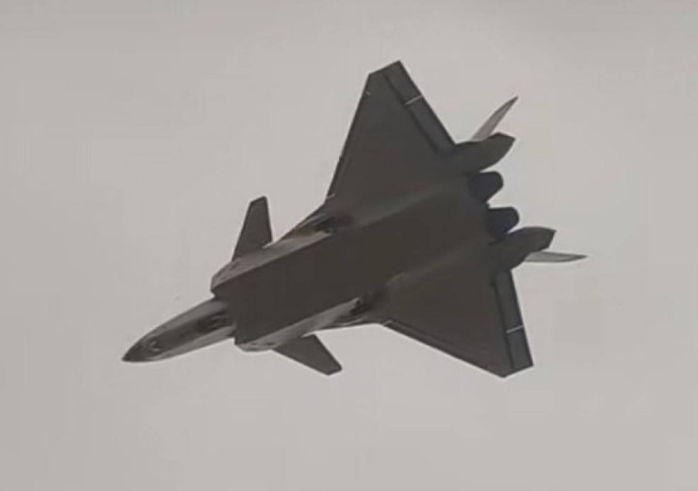 The Chinese J-20A fifth-generation fighter jet, equipped with a locally ...